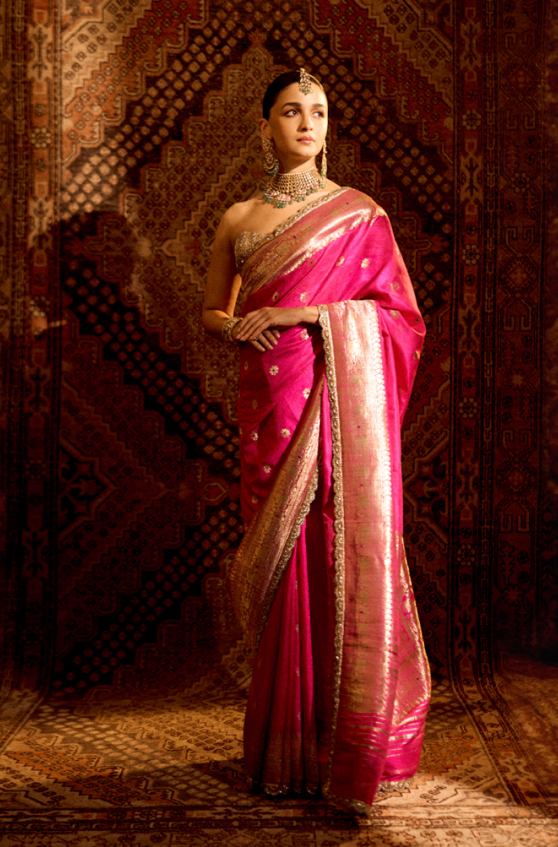 Alia Bhatt in our Pink Ashavali Saree Set – Manish Malhotra